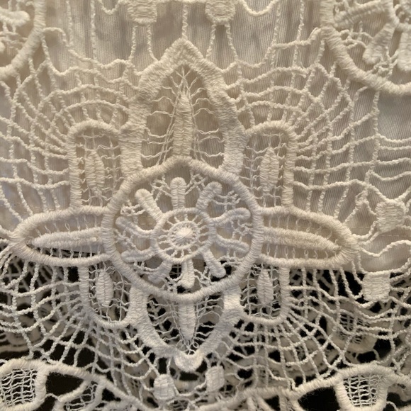 LC Lauren Conrad | Dresses | Lc Lauren Conrad Crochet Cream Color Lace ...